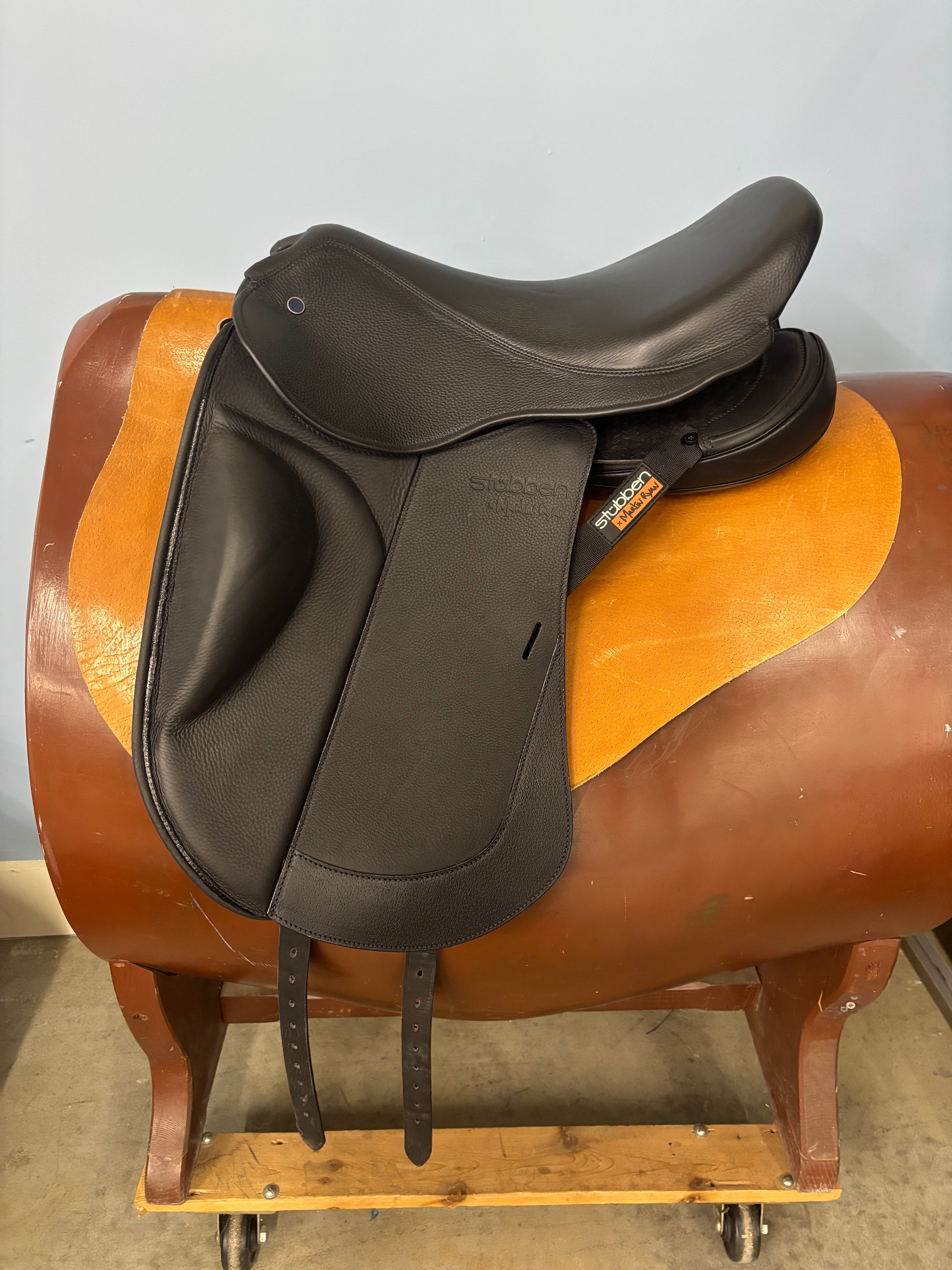 REV Martin 17.5" · Stubben North America