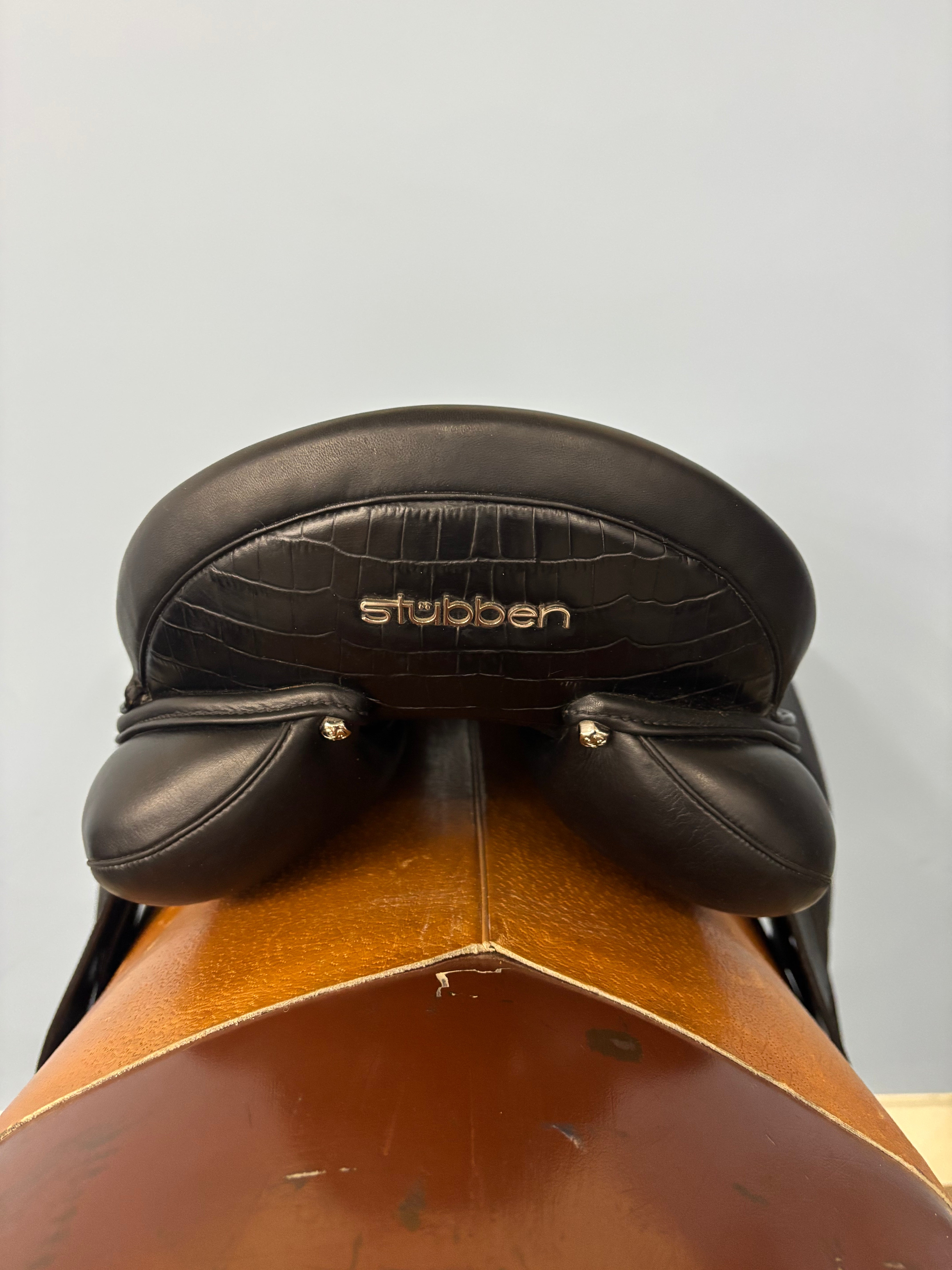 D Aramis II 17"/30cm · Stubben North America